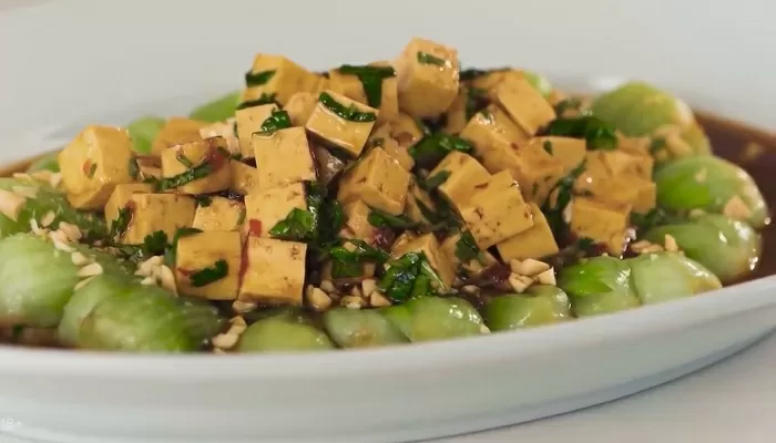Капуста пак-чой с тофу и арахисом. Рецепт Константина Ивлева с фото и ...